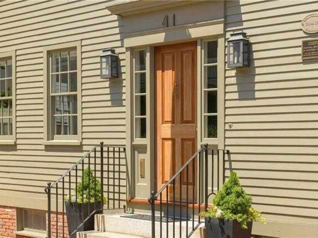 house with 3 bedroom, Newport RI ES105116444