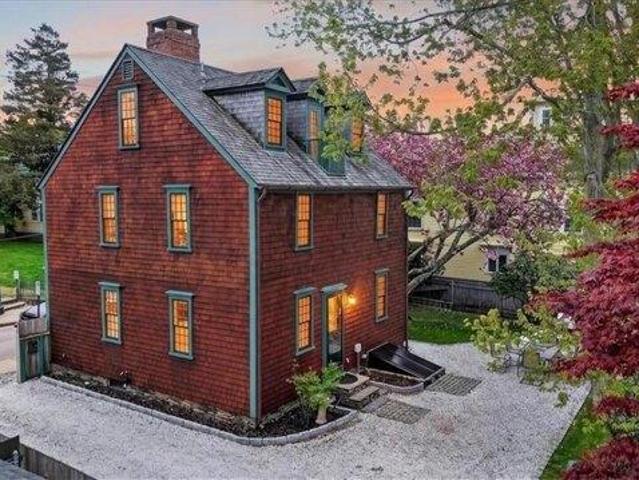 house with 3 bedroom, Newport RI ES102959725