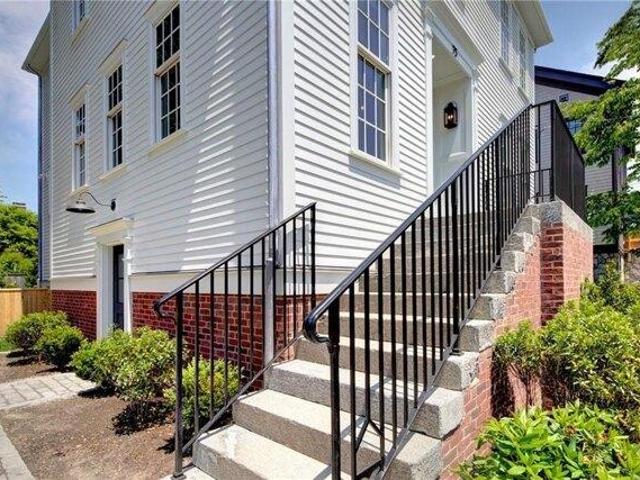 house with 3 bedroom, Newport RI ES103929384