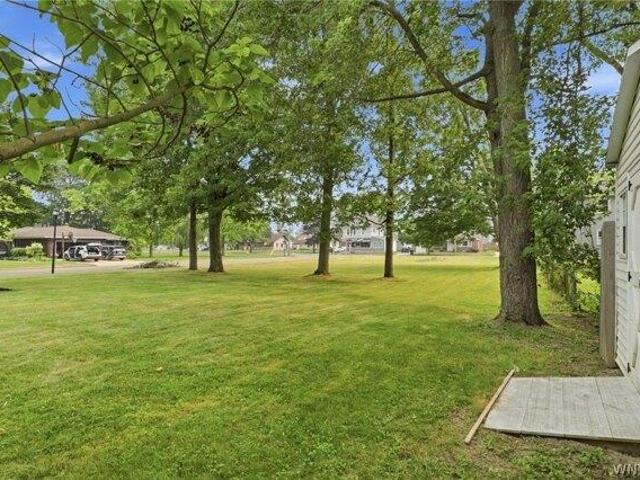 house with 3 bedroom, North Tonawanda NY ES104904909