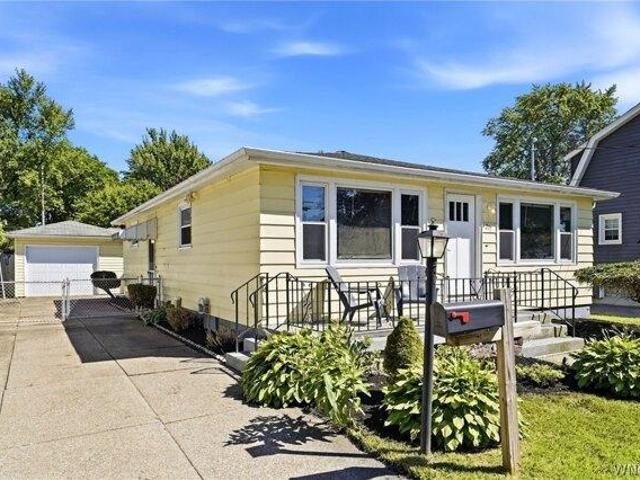 house with 3 bedroom, North Tonawanda NY ES104908258