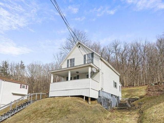 house with 3 bedroom, North Adams MA DLS102342431