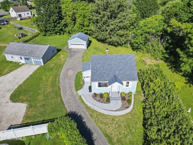 house with 3 bedroom, North Adams MA DS104113207