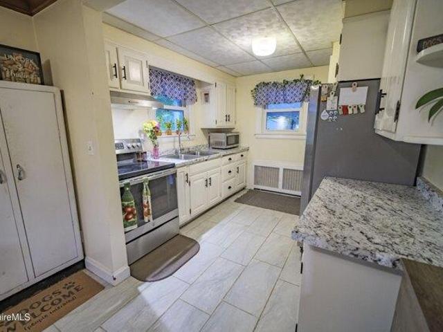 house with 3 bedroom, North Adams MA ES104852118