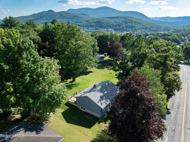 house with 3 bedroom, North Adams MA ES104852285