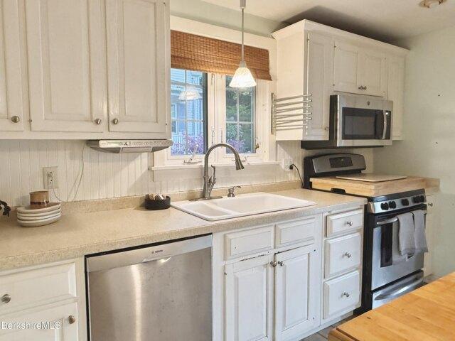 house with 3 bedroom, North Adams MA ES105082598