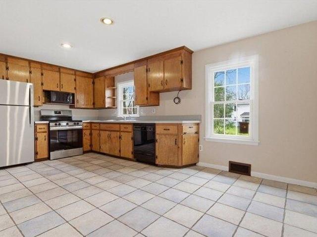 house with 3 bedroom, North Attleboro MA DLS102824546