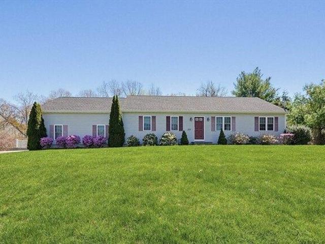 house with 3 bedroom, North Attleboro MA DS102709398