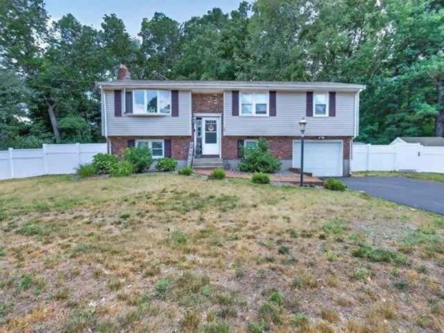 house with 3 bedroom, North Attleboro MA DS104442594