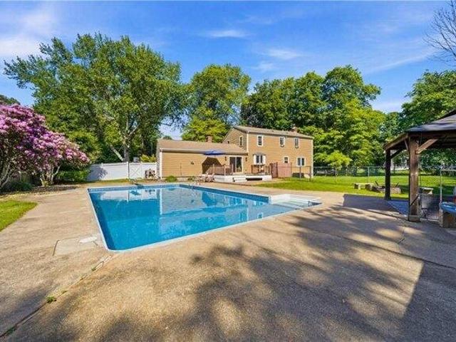 house with 3 bedroom, North Attleboro MA DS104077382