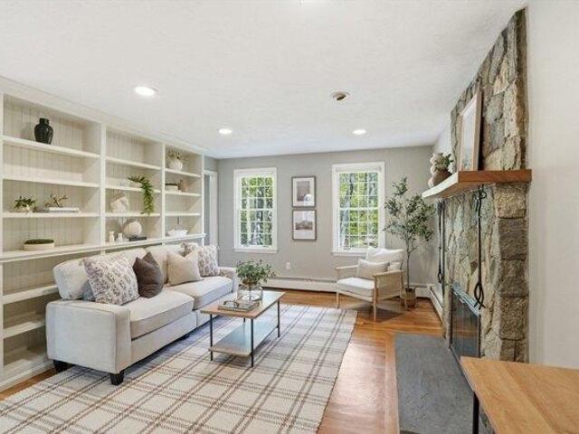 house with 3 bedroom, North Attleboro MA ES102823499