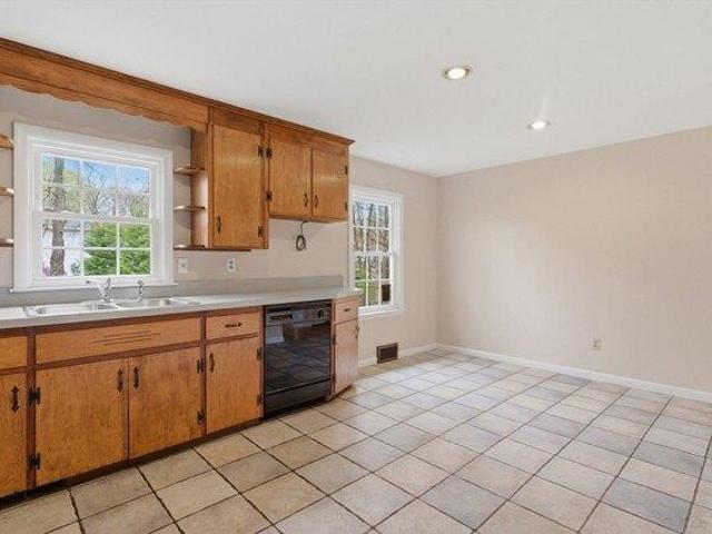 house with 3 bedroom, North Attleboro MA ES102824546