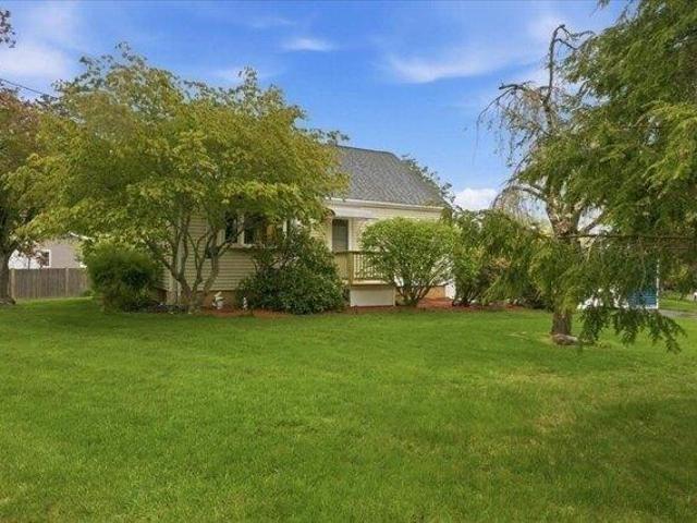 house with 3 bedroom, North Attleboro MA ES103097371