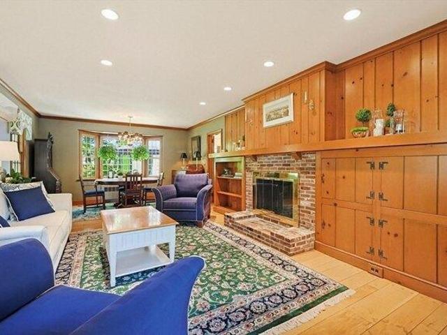 house with 3 bedroom, North Attleboro MA ES103187193
