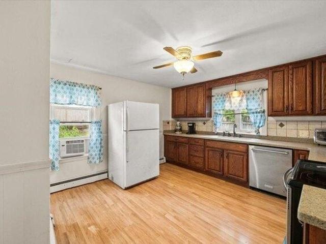 house with 3 bedroom, North Attleboro MA ES104831073
