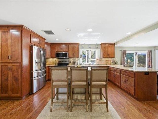 house with 3 bedroom, North Attleboro MA ES104077382