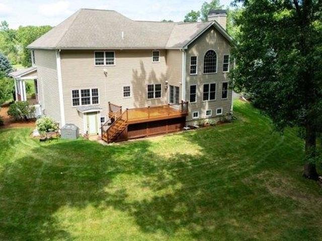 house with 3 bedroom, North Attleboro MA ES105516409