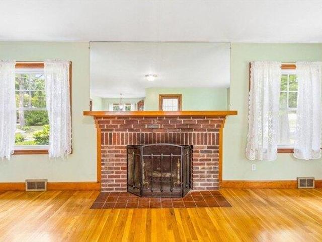 house with 3 bedroom, North Attleboro MA ES105140591