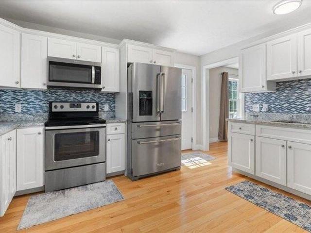 house with 3 bedroom, North Attleboro MA ES105202460