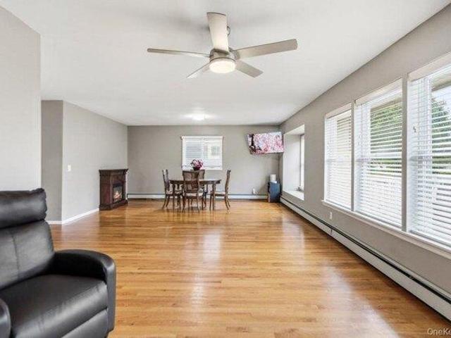 house with 3 bedroom, North Babylon NY DS103625918