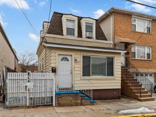 house with 3 bedroom, North Bergen NJ DS102216081