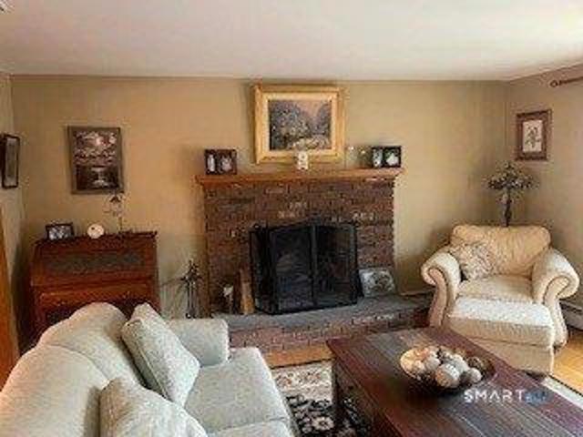 house with 3 bedroom, North Branford CT DLS101657516
