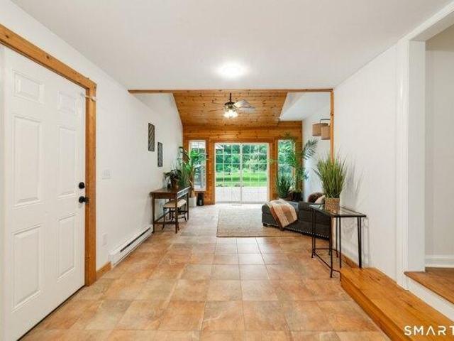 house with 3 bedroom, North Branford CT ES104832788