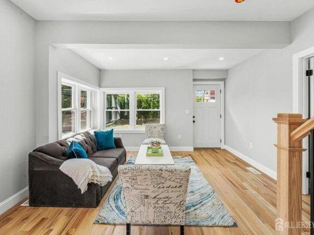 house with 3 bedroom, North Brunswick NJ ES105191163