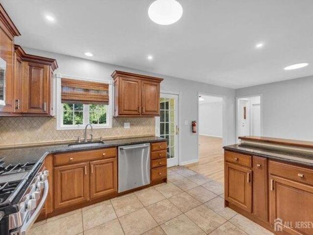 house with 3 bedroom, North Brunswick NJ ES105207105