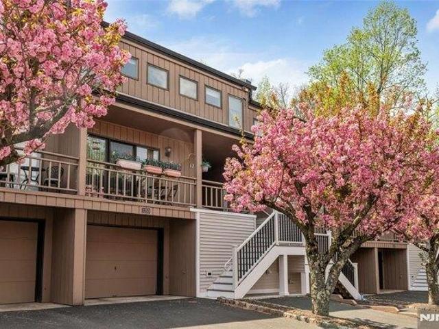 house with 3 bedroom, North Caldwell NJ DLS101800151