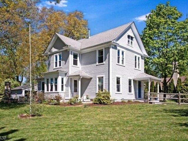 house with 3 bedroom, North Caldwell NJ DLS101857101
