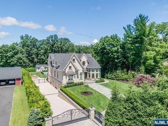 house with 3 bedroom, North Caldwell NJ DLS102565096
