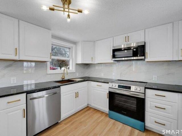 house with 3 bedroom, North Haven CT DS101998753