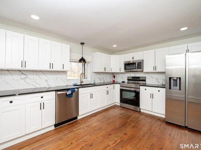 house with 3 bedroom, North Haven CT ES103073384