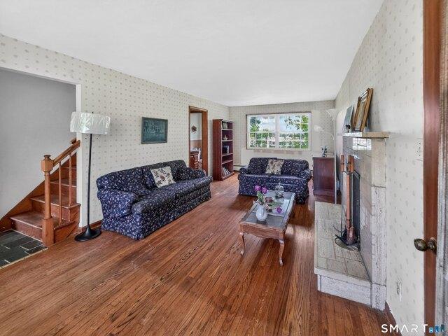 house with 3 bedroom, North Haven CT ES104264711