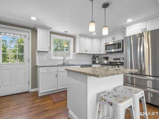 house with 3 bedroom, North Haven CT ES104297486