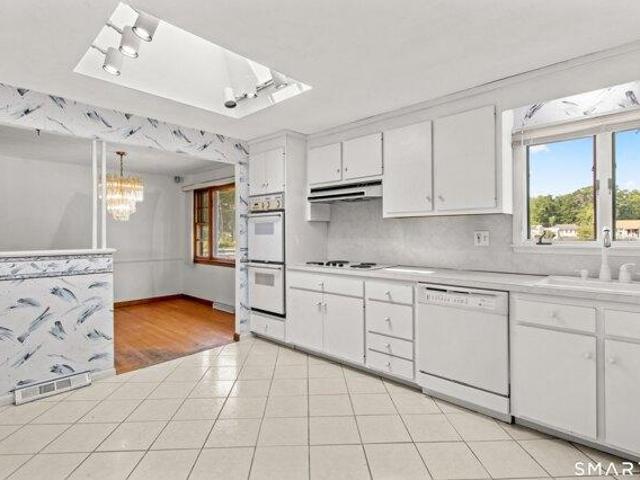 house with 3 bedroom, North Haven CT ES104759295