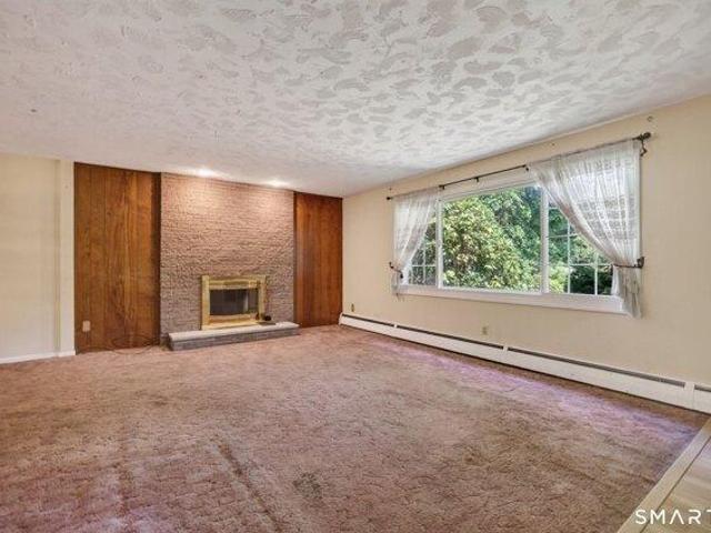 house with 3 bedroom, North Haven CT ES104831669