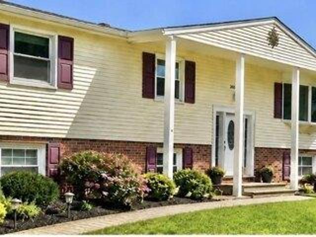house with 3 bedroom, North Haven CT ES105173948