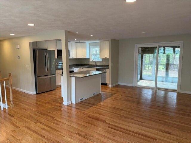 house with 3 bedroom, North Kingstown RI DLS102727441