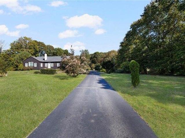 house with 3 bedroom, North Kingstown RI DS102411697
