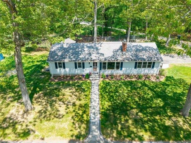 house with 3 bedroom, North Kingstown RI ES103927500