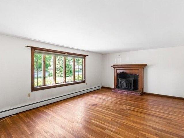 house with 3 bedroom, North Kingstown RI ES103224119