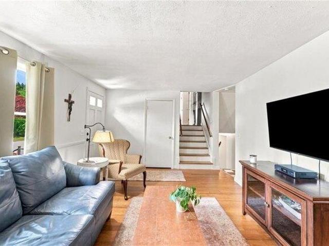 house with 3 bedroom, North Kingstown RI ES104235428