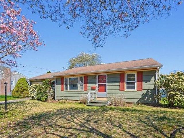 house with 3 bedroom, North Kingstown RI ES105092419