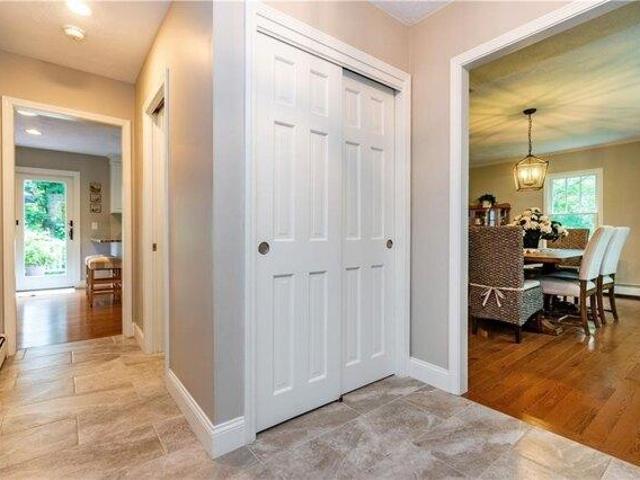 house with 3 bedroom, North Kingstown RI ES105113731