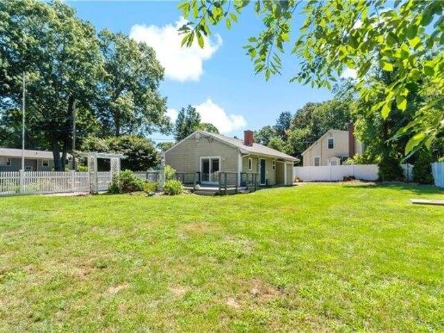 house with 3 bedroom, North Kingstown RI ES105231605