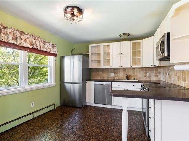 house with 3 bedroom, North Kingstown RI ES105232203
