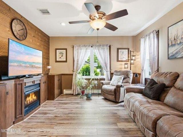 house with 3 bedroom, North Middletown NJ ES105156142