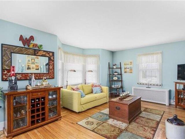 house with 3 bedroom, North Providence RI DLS101859035